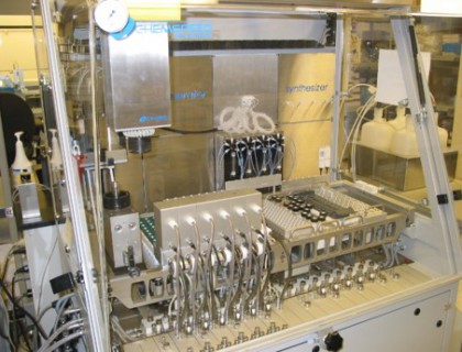 Chemical analysis and development of cosmetics - Syntivia